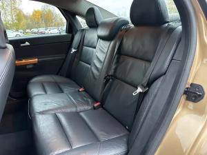 Brown Volvo S40 2009 in Jelgava, with an engine capacity of 1.60 L and mileage of 300 thousand km for 3990 €, photo 16 on AUTOMOTO.COM.LV