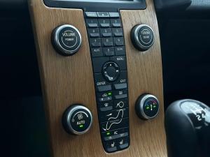 Brown Volvo S40 2009 in Jelgava, with an engine capacity of 1.60 L and mileage of 300 thousand km for 3990 €, photo 22 on AUTOMOTO.COM.LV