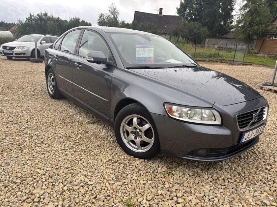 Brown Volvo S40 2009 in Rezekne, with an engine capacity of 1.60 L and mileage of 234 thousand km for 2650 €, photo 1 on AUTOMOTO.COM.LV