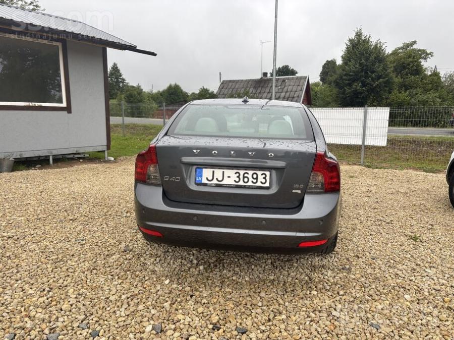 Brown Volvo S40 2009 in Rezekne, with an engine capacity of 1.60 L and mileage of 234 thousand km for 2650 €, photo 5 on AUTOMOTO.COM.LV