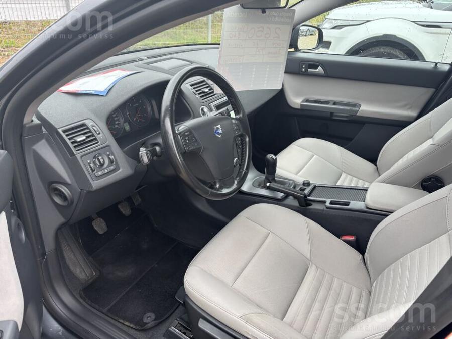 Brown Volvo S40 2009 in Rezekne, with an engine capacity of 1.60 L and mileage of 234 thousand km for 2650 €, photo 9 on AUTOMOTO.COM.LV