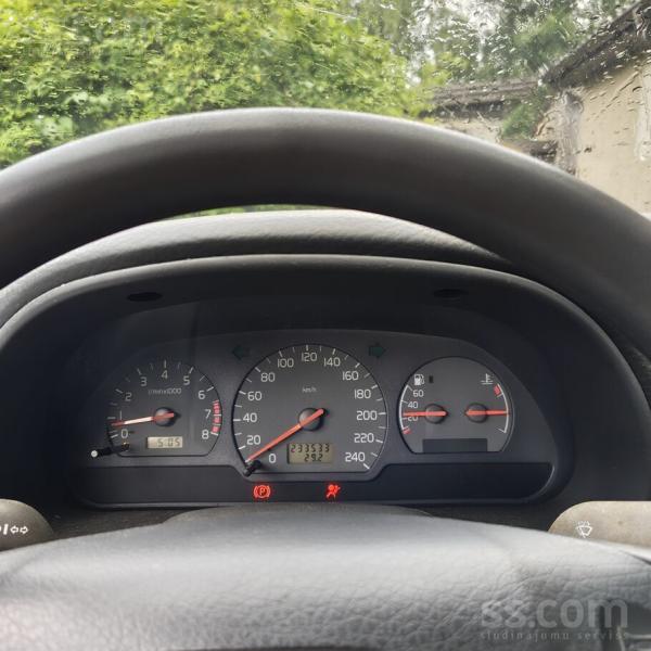 Green Volvo S40 1998 in Valmiera, with an engine capacity of 1.80 L and mileage of 234 thousand km for 500 €, photo 10 on AUTOMOTO.COM.LV