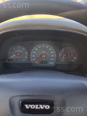 Green Volvo S40 2003 in Riga, with an engine capacity of 1.90 L and mileage of 304 thousand km for 1050 €, photo 7 on AUTOMOTO.COM.LV