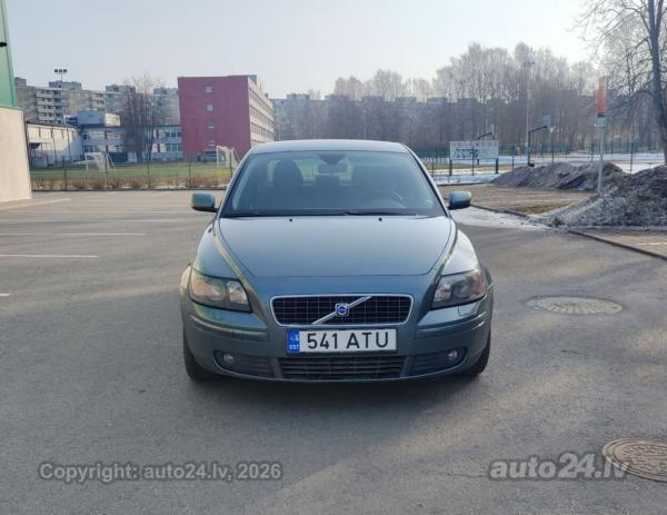 Green Volvo S40 2004 in Tallinn, with an engine capacity of 2.40 L and mileage of 280 thousand km for 1499 €, photo 1 on AUTOMOTO.COM.LV