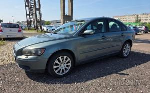 Green Volvo S40 2004 in Tallinn, with an engine capacity of 2.40 L and mileage of 259 thousand km for 699 €, photo 3 on AUTOMOTO.COM.LV