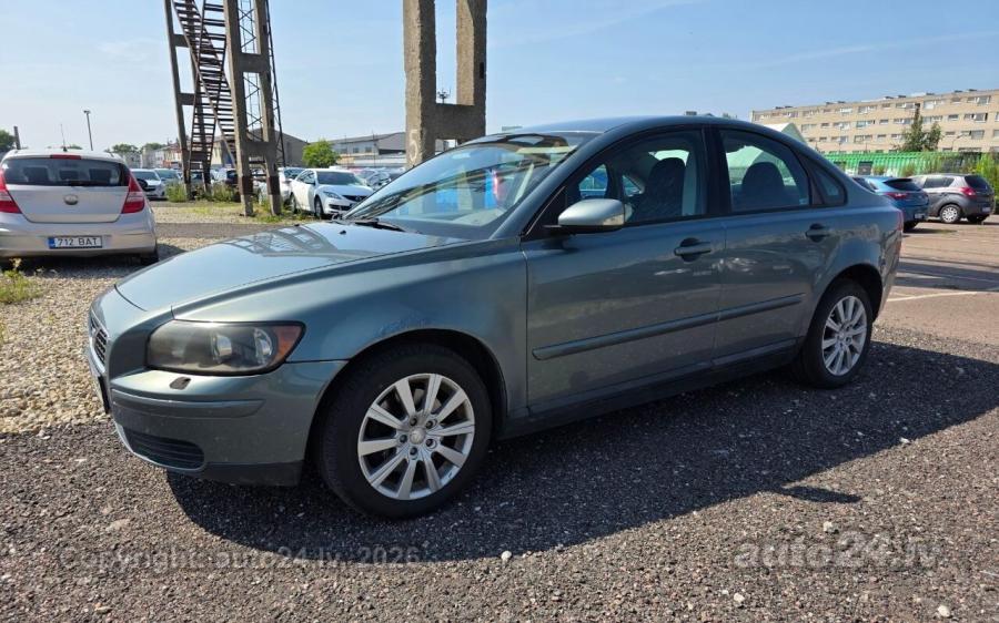 Green Volvo S40 2004 in Tallinn, with an engine capacity of 2.40 L and mileage of 259 thousand km for 699 €, photo 3 on AUTOMOTO.COM.LV