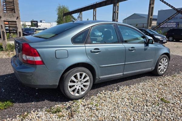 Zaļš Volvo S40 2004 Tallina, ar dzinēja tilpumu 2.40 L un nobraukumu 259 tūkst. km par 699 €, foto 3 vietnē AUTOMOTO.COM.LV
