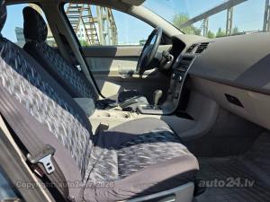 Green Volvo S40 2004 in Tallinn, with an engine capacity of 2.40 L and mileage of 259 thousand km for 699 €, photo 6 on AUTOMOTO.COM.LV