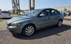 Green Volvo S40 2004 in Tallinn, with an engine capacity of 2.40 L and mileage of 259 thousand km for 699 €, photo 3 on AUTOMOTO.COM.LV