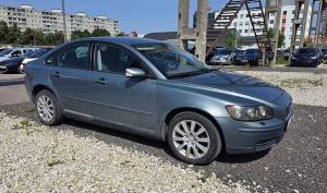 Green Volvo S40 2004 in Tallinn, with an engine capacity of 2.40 L and mileage of 259 thousand km for 699 €, photo 8 on AUTOMOTO.COM.LV