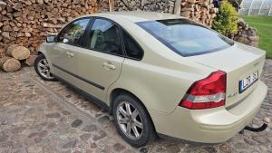 Zaļš Volvo S40 2004 Viļņa, ar dzinēja tilpumu 2.40 L un nobraukumu 275 tūkst. km par 600 €, foto 3 vietnē AUTOMOTO.COM.LV