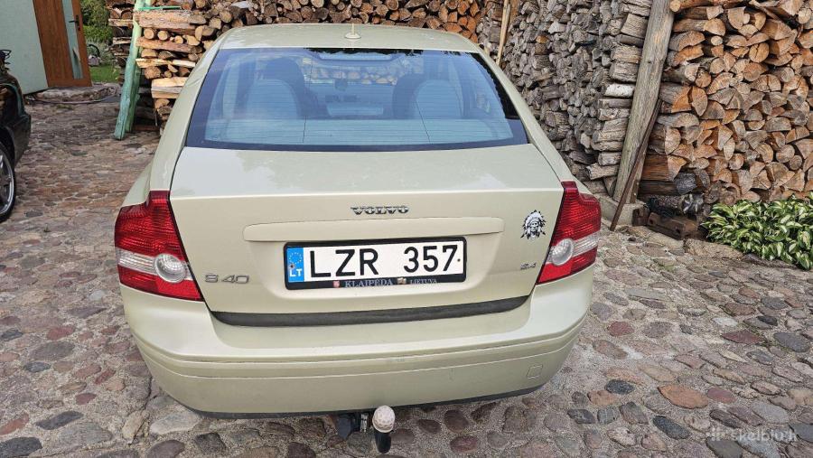 Zaļš Volvo S40 2004 Viļņa, ar dzinēja tilpumu 2.40 L un nobraukumu 275 tūkst. km par 600 €, foto 4 vietnē AUTOMOTO.COM.LV