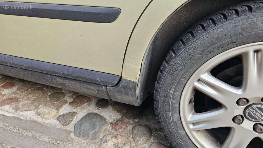 Zaļš Volvo S40 2004 Viļņa, ar dzinēja tilpumu 2.40 L un nobraukumu 275 tūkst. km par 600 €, foto 6 vietnē AUTOMOTO.COM.LV