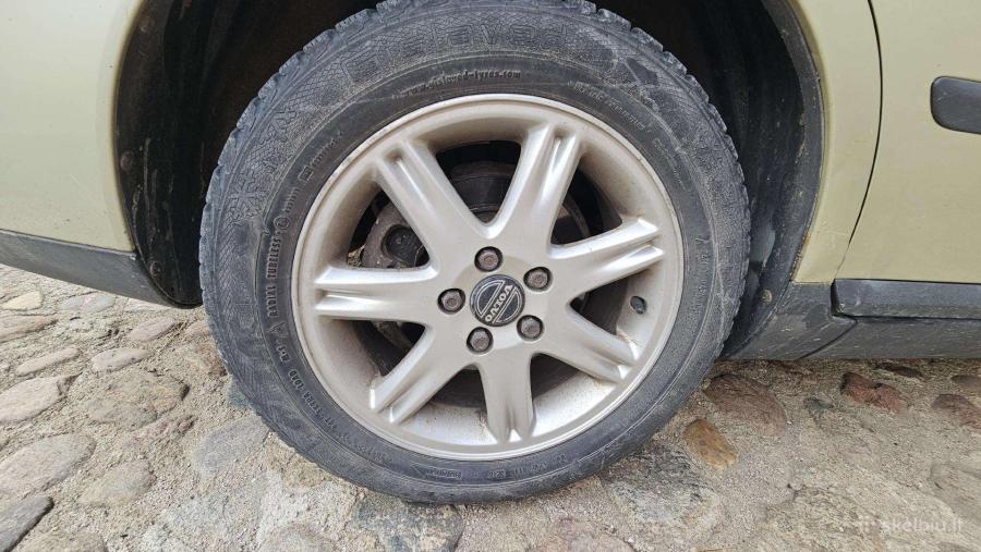 Zaļš Volvo S40 2004 Viļņa, ar dzinēja tilpumu 2.40 L un nobraukumu 275 tūkst. km par 600 €, foto 9 vietnē AUTOMOTO.COM.LV