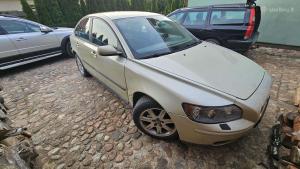 Zaļš Volvo S40 2004 Viļņa, ar dzinēja tilpumu 2.40 L un nobraukumu 275 tūkst. km par 600 €, foto 10 vietnē AUTOMOTO.COM.LV