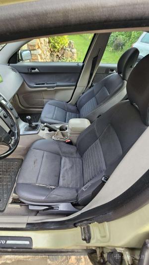 Zaļš Volvo S40 2004 Viļņa, ar dzinēja tilpumu 2.40 L un nobraukumu 275 tūkst. km par 600 €, foto 14 vietnē AUTOMOTO.COM.LV