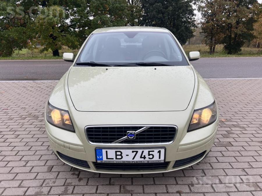 Zaļš Volvo S40 2004 Limbaži, ar dzinēja tilpumu 2.40 L un nobraukumu 183 tūkst. km par 2450 €, foto 3 vietnē AUTOMOTO.COM.LV
