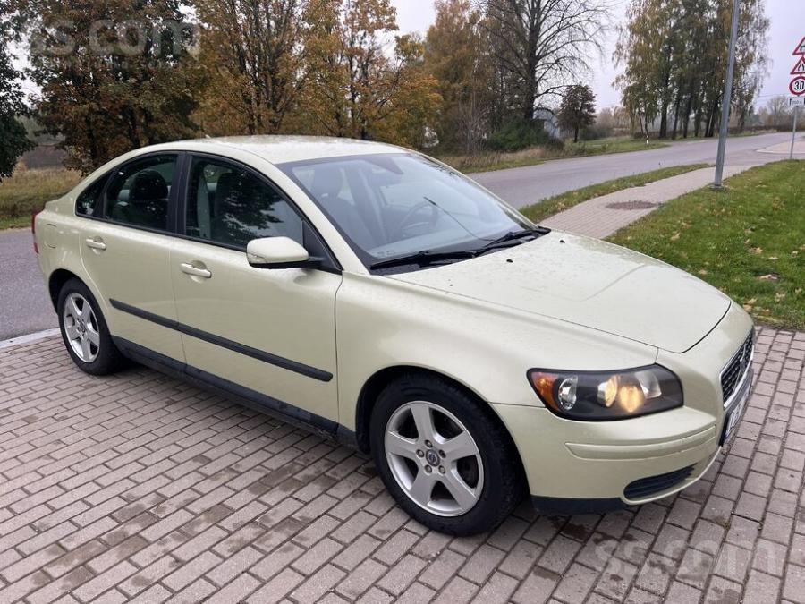 Zaļš Volvo S40 2004 Limbaži, ar dzinēja tilpumu 2.40 L un nobraukumu 183 tūkst. km par 2450 €, foto 4 vietnē AUTOMOTO.COM.LV