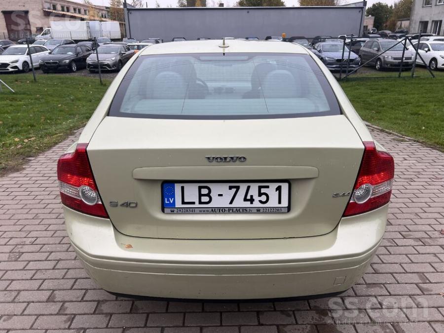 Zaļš Volvo S40 2004 Limbaži, ar dzinēja tilpumu 2.40 L un nobraukumu 183 tūkst. km par 2450 €, foto 6 vietnē AUTOMOTO.COM.LV