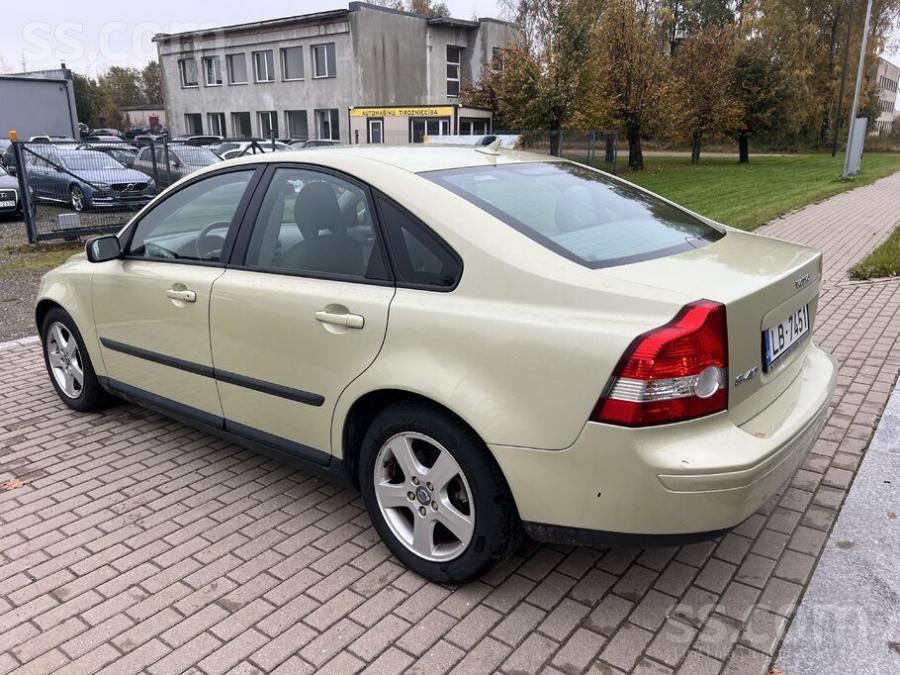 Zaļš Volvo S40 2004 Limbaži, ar dzinēja tilpumu 2.40 L un nobraukumu 183 tūkst. km par 2450 €, foto 7 vietnē AUTOMOTO.COM.LV