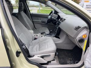 Zaļš Volvo S40 2004 Limbaži, ar dzinēja tilpumu 2.40 L un nobraukumu 183 tūkst. km par 2450 €, foto 11 vietnē AUTOMOTO.COM.LV