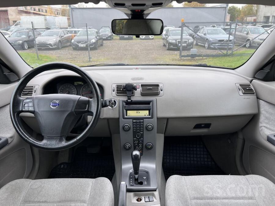 Zaļš Volvo S40 2004 Limbaži, ar dzinēja tilpumu 2.40 L un nobraukumu 183 tūkst. km par 2450 €, foto 13 vietnē AUTOMOTO.COM.LV