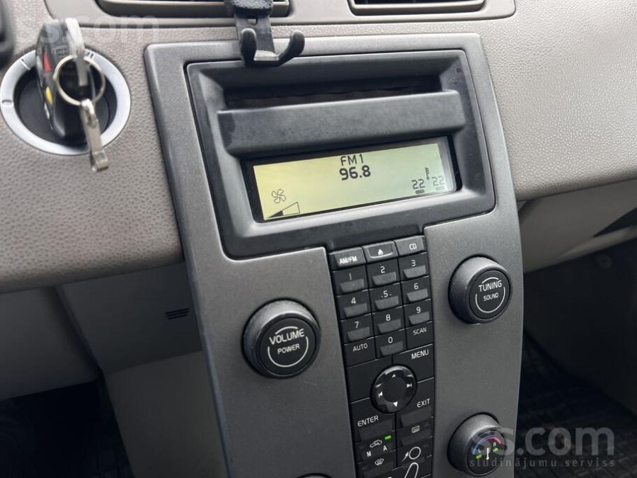 Zaļš Volvo S40 2004 Limbaži, ar dzinēja tilpumu 2.40 L un nobraukumu 183 tūkst. km par 2450 €, foto 15 vietnē AUTOMOTO.COM.LV