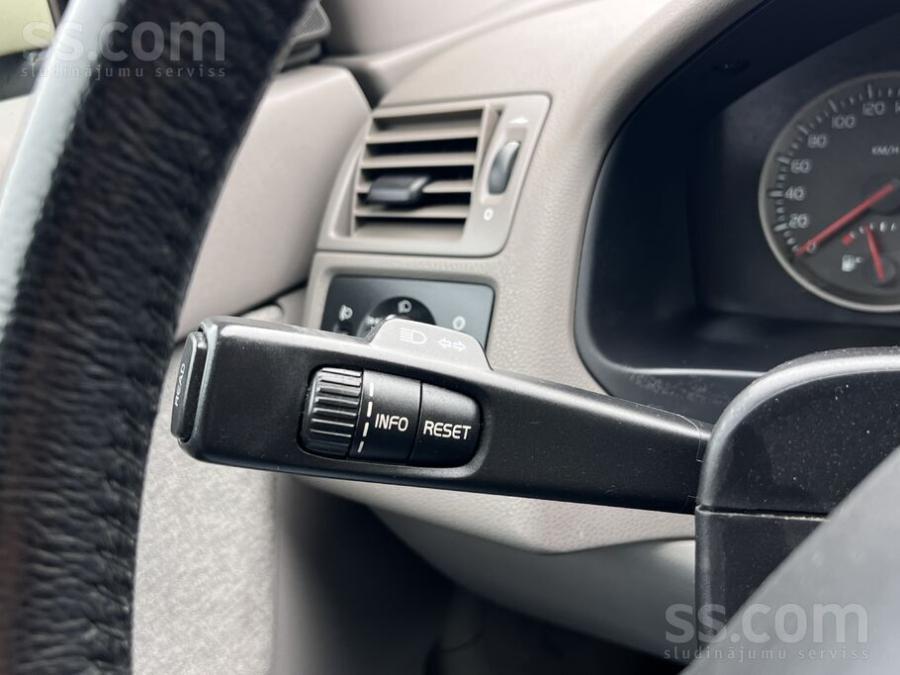 Zaļš Volvo S40 2004 Limbaži, ar dzinēja tilpumu 2.40 L un nobraukumu 183 tūkst. km par 2450 €, foto 19 vietnē AUTOMOTO.COM.LV
