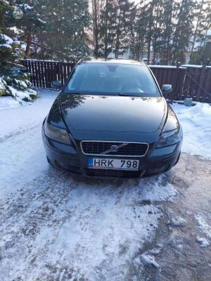 Zaļš Volvo S40 2005 Šauļi, ar dzinēja tilpumu 2.44 L un nobraukumu 259 tūkst. km par 1650 €, foto  vietnē AUTOMOTO.COM.LV