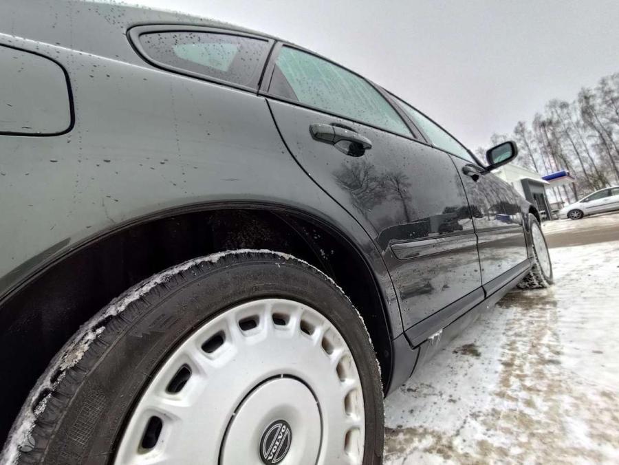 Zaļš Volvo S40 2005 Viļņa, ar dzinēja tilpumu 2.40 L un nobraukumu 249 tūkst. km par 2600 €, foto 23 vietnē AUTOMOTO.COM.LV