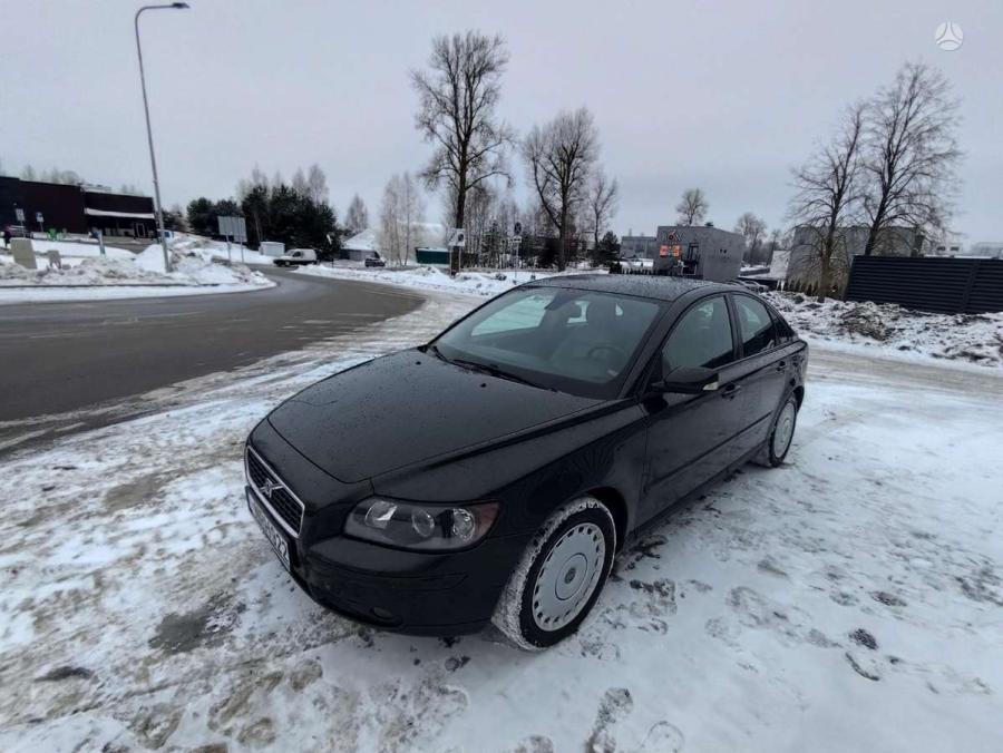 Zaļš Volvo S40 2005 Viļņa, ar dzinēja tilpumu 2.40 L un nobraukumu 249 tūkst. km par 2600 €, foto 28 vietnē AUTOMOTO.COM.LV