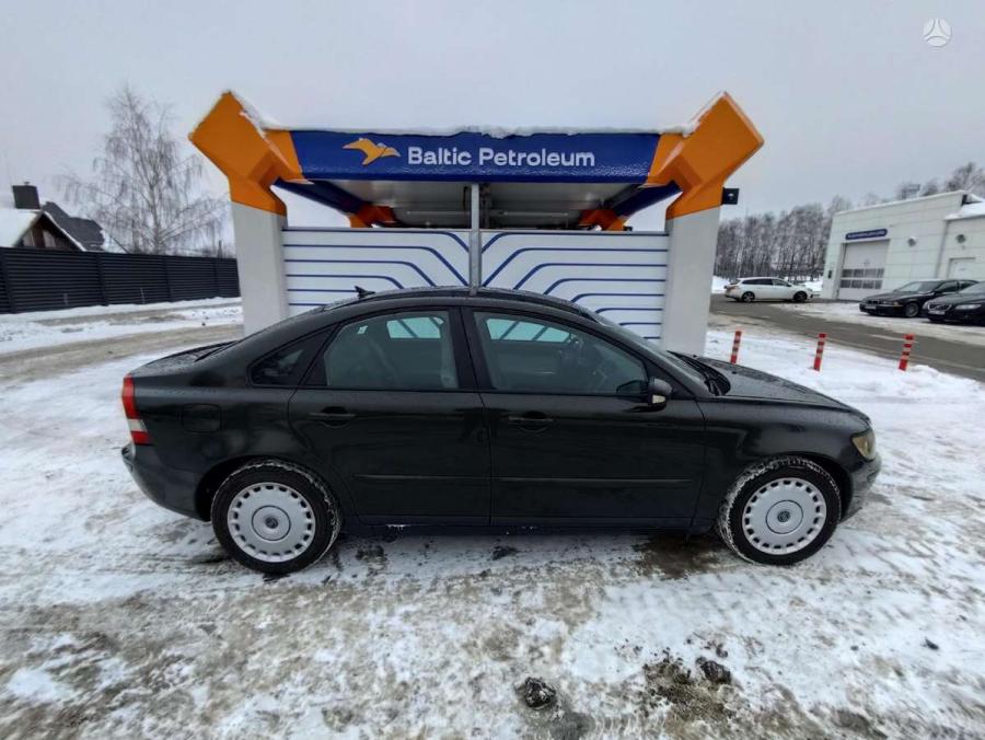 Zaļš Volvo S40 2005 Viļņa, ar dzinēja tilpumu 2.40 L un nobraukumu 249 tūkst. km par 2600 €, foto 33 vietnē AUTOMOTO.COM.LV