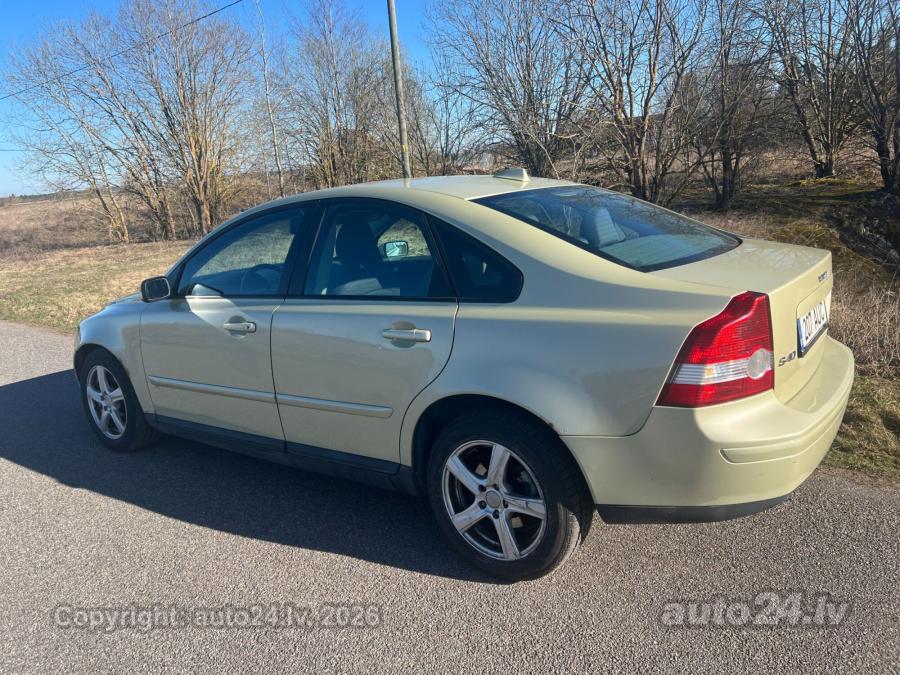 Zaļš Volvo S40 2005 Tallina, ar dzinēja tilpumu 1.80 L un nobraukumu 204 tūkst. km par 975 €, foto 4 vietnē AUTOMOTO.COM.LV