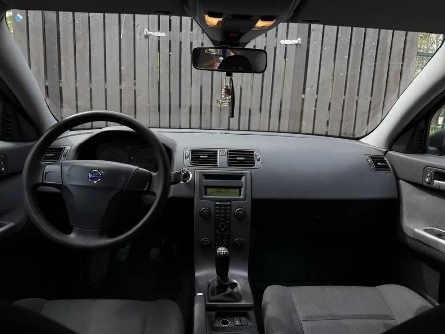 Зеленый Вольво С40 2006 в Рига, объемом двигателя 1.80 л и пробегом 314 тыс. км за 1590 €, фото 9 на AUTOMOTO.COM.LV