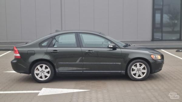 Green Volvo S40 2007 in Vilnius, with an engine capacity of 2.40 L and mileage of 426 thousand km for 2350 €, photo 5 on AUTOMOTO.COM.LV