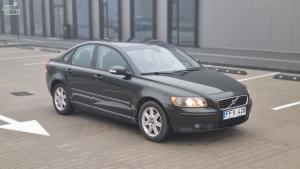 Green Volvo S40 2007 in Vilnius, with an engine capacity of 2.40 L and mileage of 426 thousand km for 2350 €, photo 6 on AUTOMOTO.COM.LV
