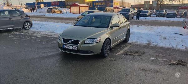 Green Volvo S40 2008 in Vilnius, with an engine capacity of 2.44 L and mileage of 94 thousand km for 3999 €, photo 1 on AUTOMOTO.COM.LV
