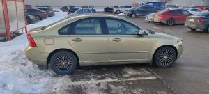 Green Volvo S40 2008 in Vilnius, with an engine capacity of 2.44 L and mileage of 94 thousand km for 3999 €, photo 2 on AUTOMOTO.COM.LV