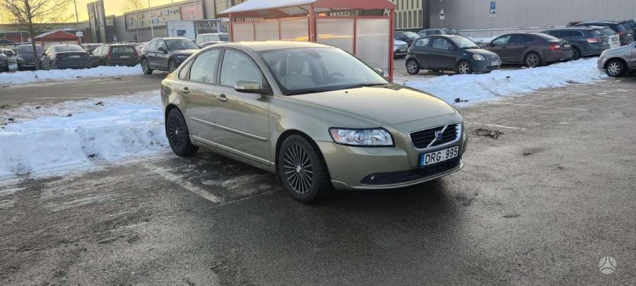 Green Volvo S40 2008 in Vilnius, with an engine capacity of 2.44 L and mileage of 94 thousand km for 3999 €, photo 3 on AUTOMOTO.COM.LV