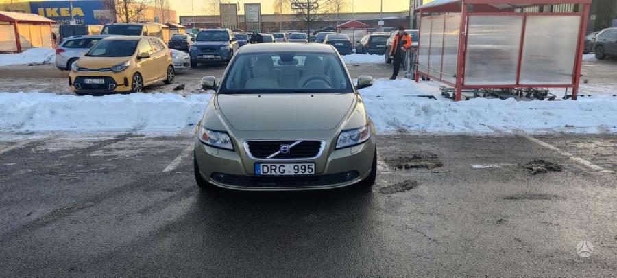Green Volvo S40 2008 in Vilnius, with an engine capacity of 2.44 L and mileage of 94 thousand km for 3999 €, photo 4 on AUTOMOTO.COM.LV