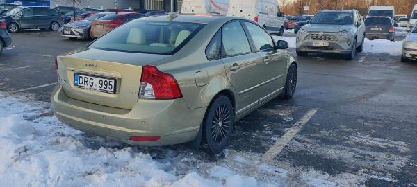 Green Volvo S40 2008 in Vilnius, with an engine capacity of 2.44 L and mileage of 94 thousand km for 3999 €, photo 8 on AUTOMOTO.COM.LV