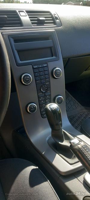 Zaļš Volvo S40 2008 Kehra, ar dzinēja tilpumu 1.60 L un nobraukumu 473 tūkst. km par 1499 €, foto 17 vietnē AUTOMOTO.COM.LV
