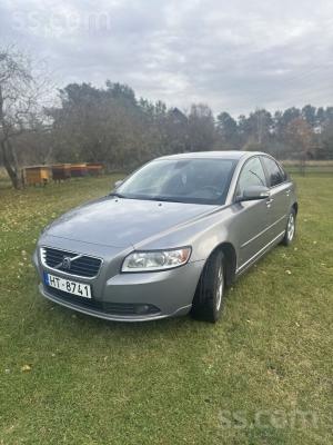 Grey Volvo S40 2008 in Talsi, with an engine capacity of 1.60 L and mileage of 301 thousand km for 1900 €, photo  on AUTOMOTO.COM.LV
