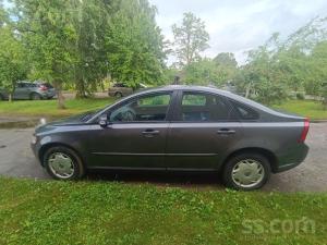 Grey Volvo S40 2008 in Dobele, with an engine capacity of 1.60 L and mileage of 203 thousand km for 2100 €, photo 3 on AUTOMOTO.COM.LV