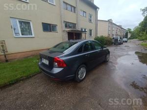 Grey Volvo S40 2008 in Dobele, with an engine capacity of 1.60 L and mileage of 203 thousand km for 2100 €, photo 4 on AUTOMOTO.COM.LV