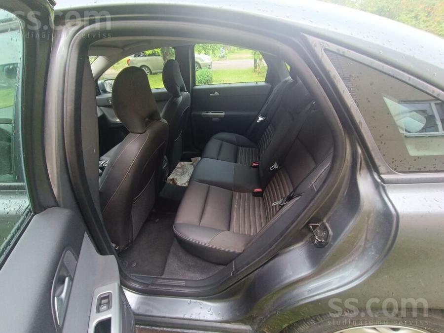 Grey Volvo S40 2008 in Dobele, with an engine capacity of 1.60 L and mileage of 203 thousand km for 2100 €, photo 7 on AUTOMOTO.COM.LV