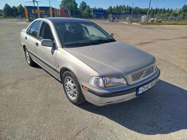 Серый Вольво С40 1998 в Паневежис, объемом двигателя 1.95 л и пробегом 312 тыс. км за 450 €, фото 1 на AUTOMOTO.COM.LV