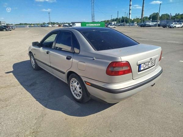 Серый Вольво С40 1998 в Паневежис, объемом двигателя 1.95 л и пробегом 312 тыс. км за 450 €, фото 3 на AUTOMOTO.COM.LV