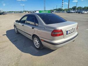 Grey Volvo S40 1998 in Panevezys, with an engine capacity of 1.95 L and mileage of 312 thousand km for 450 €, photo 4 on AUTOMOTO.COM.LV