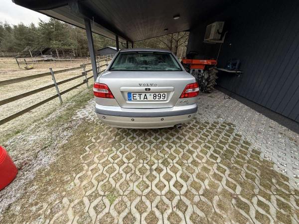 Pelēks Volvo S40 2000 Plungė, ar dzinēja tilpumu 0.00 L un nobraukumu 120 tūkst. km par 1200 €, foto 3 vietnē AUTOMOTO.COM.LV